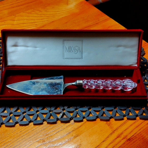 Mikasa | Dining | Mikasa Serving Set Of Spoon And Cake Spatula | Poshmark